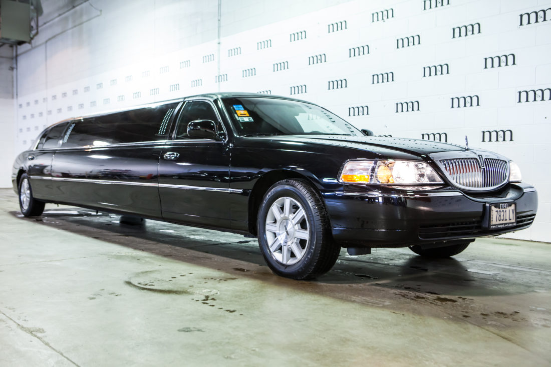 Luxury Limo Car Rental in Naperville, IL | M&M Limousine
